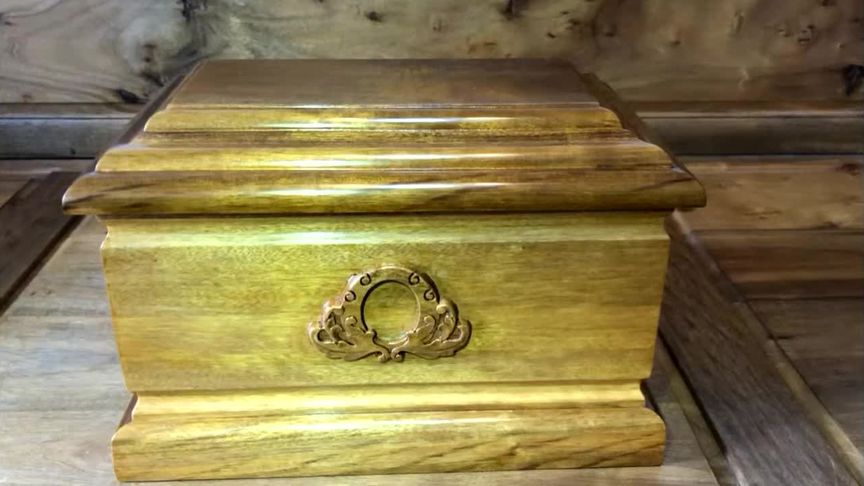 #金丝楠文化 #传承千年的榫卯结构 #寿材 #骨灰盒生产厂家