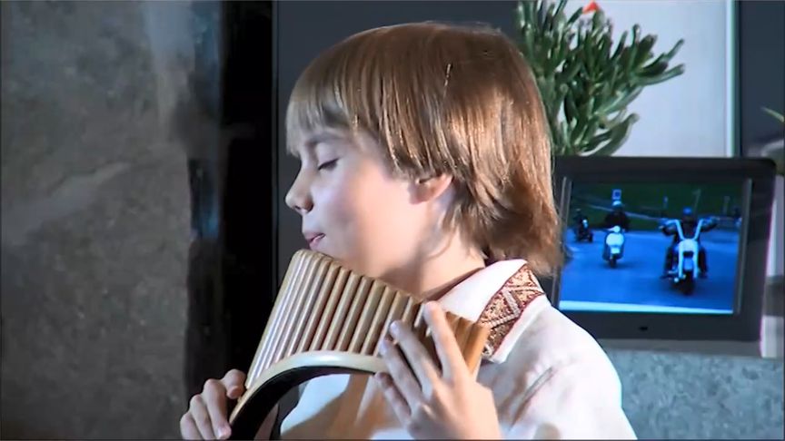 排箫演奏欣赏,小男孩演奏的一首欢快的曲子