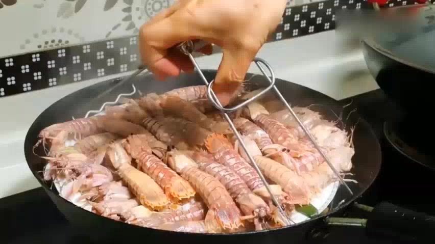 一锅都不够吃,皮皮虾清蒸好吃做法轻松脱皮不扎手,营养又美味。