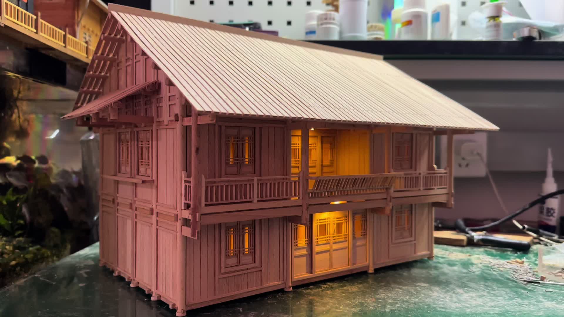 ...建筑模型主体已经全部完成,就剩下屋顶#城市风光 #吊脚楼#榫卯结构...