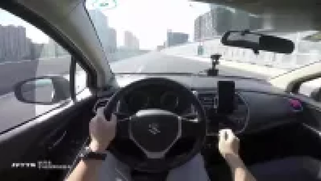 手动挡降档超车驾驶技巧演示