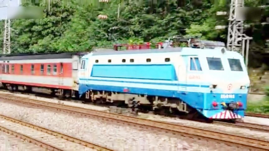 京广线上飙车的普速火车 武昌至湛江K1803次快速通过衡山站