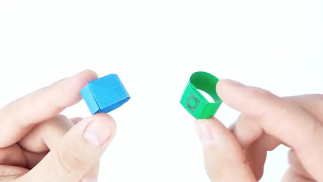 手工折纸教程,教你用折叠一个纸戒指