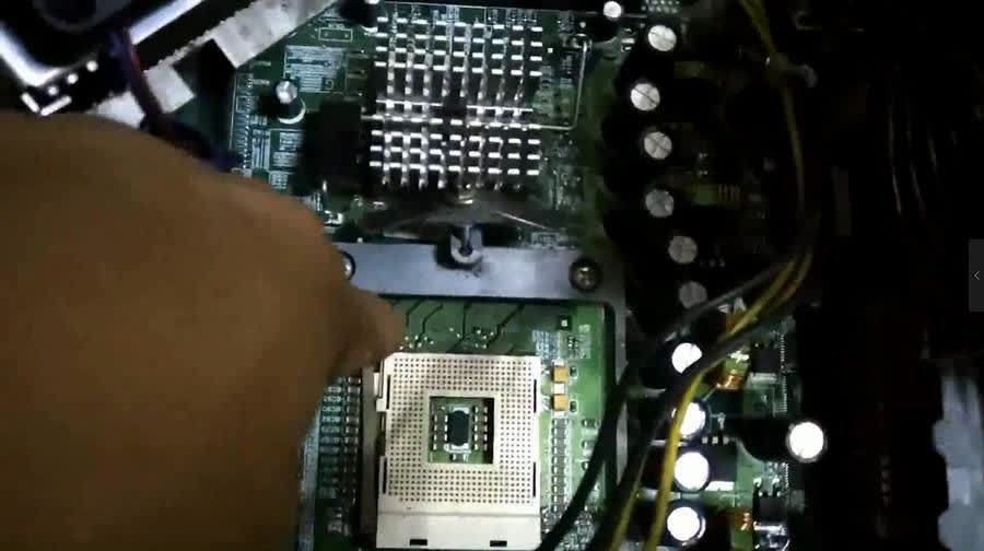 .b>大神 机的组成部分cpu 硬盘 .