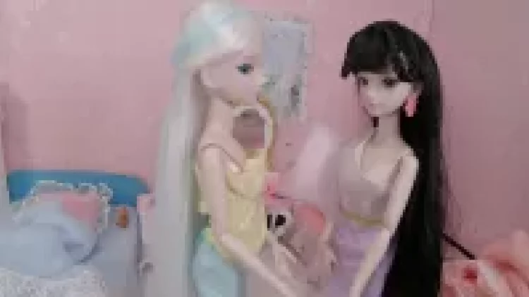 叶罗丽娃娃玩具故事:水王子给冰公主打电话来电显示狗蛋