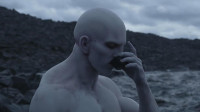 《普罗米修斯》删除片段,工程师喝下黑水,献身创造人类
