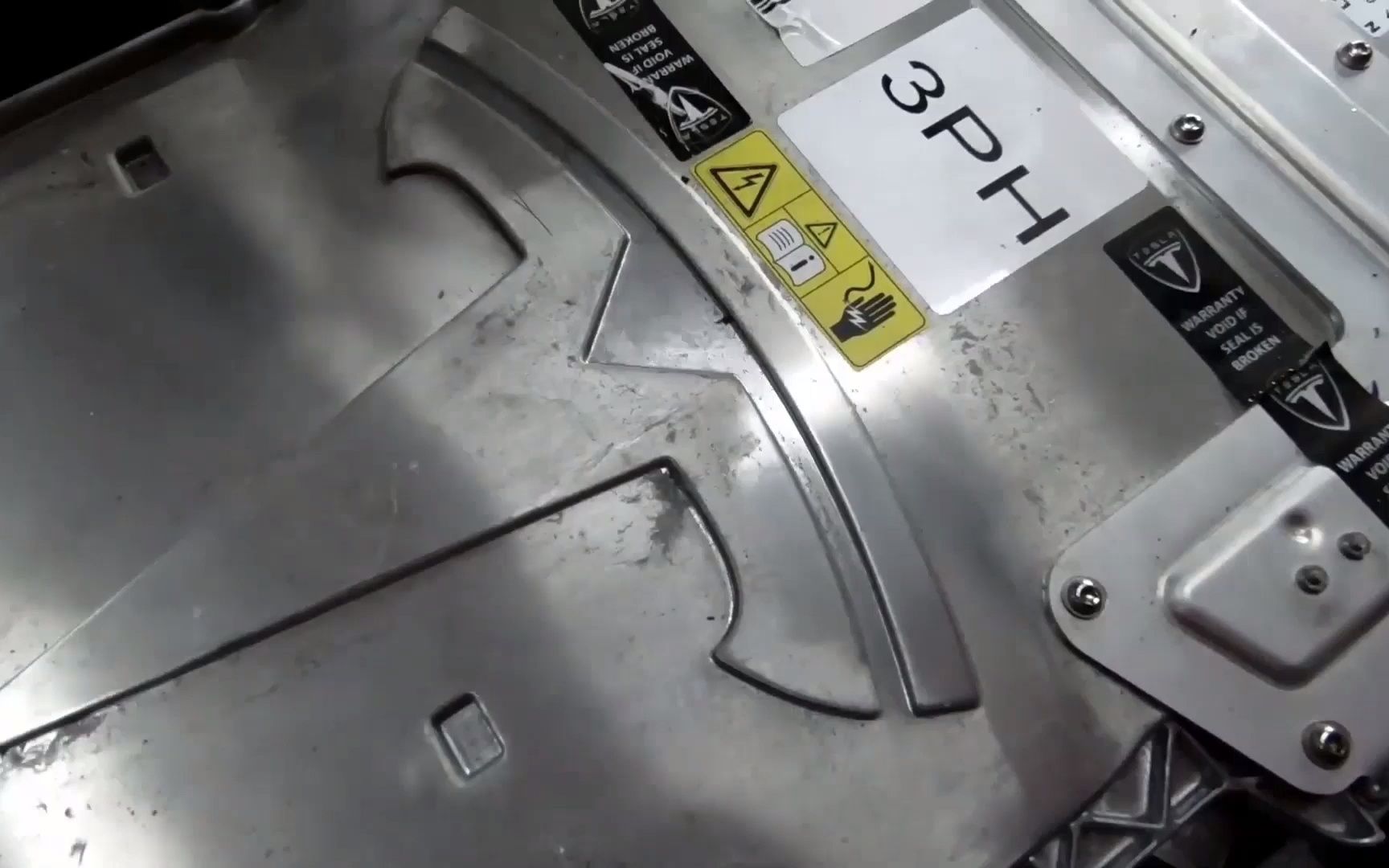 ...Tesla Model S车载充电机OBC长啥样?拆开来看看!—新能源汽车维修