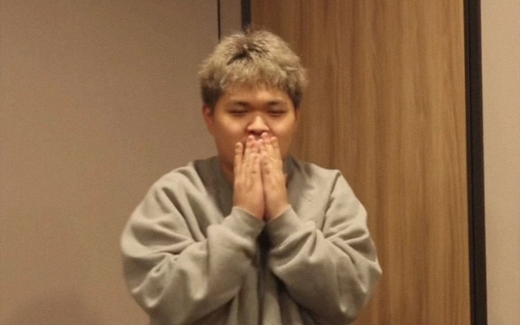 【 U R B B R G R O U N 】性感海皇在线各种摇!