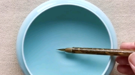 一直新毛笔买回来如何正确使用呢?一起来学习一下吧!正确的开笔方法...