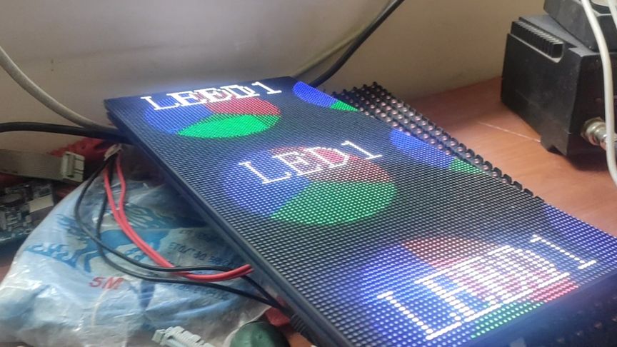 LED电子屏从下往上安装如何调试?