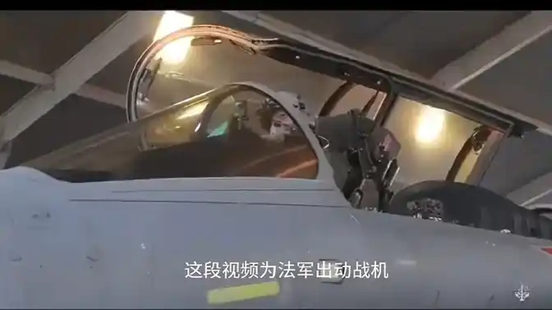 法军出动战机空袭叙利亚境内IS组织营地