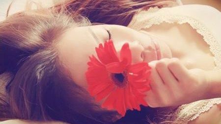 一首《谢谢你的爱》真好听,忍不住又设置成循环播放!