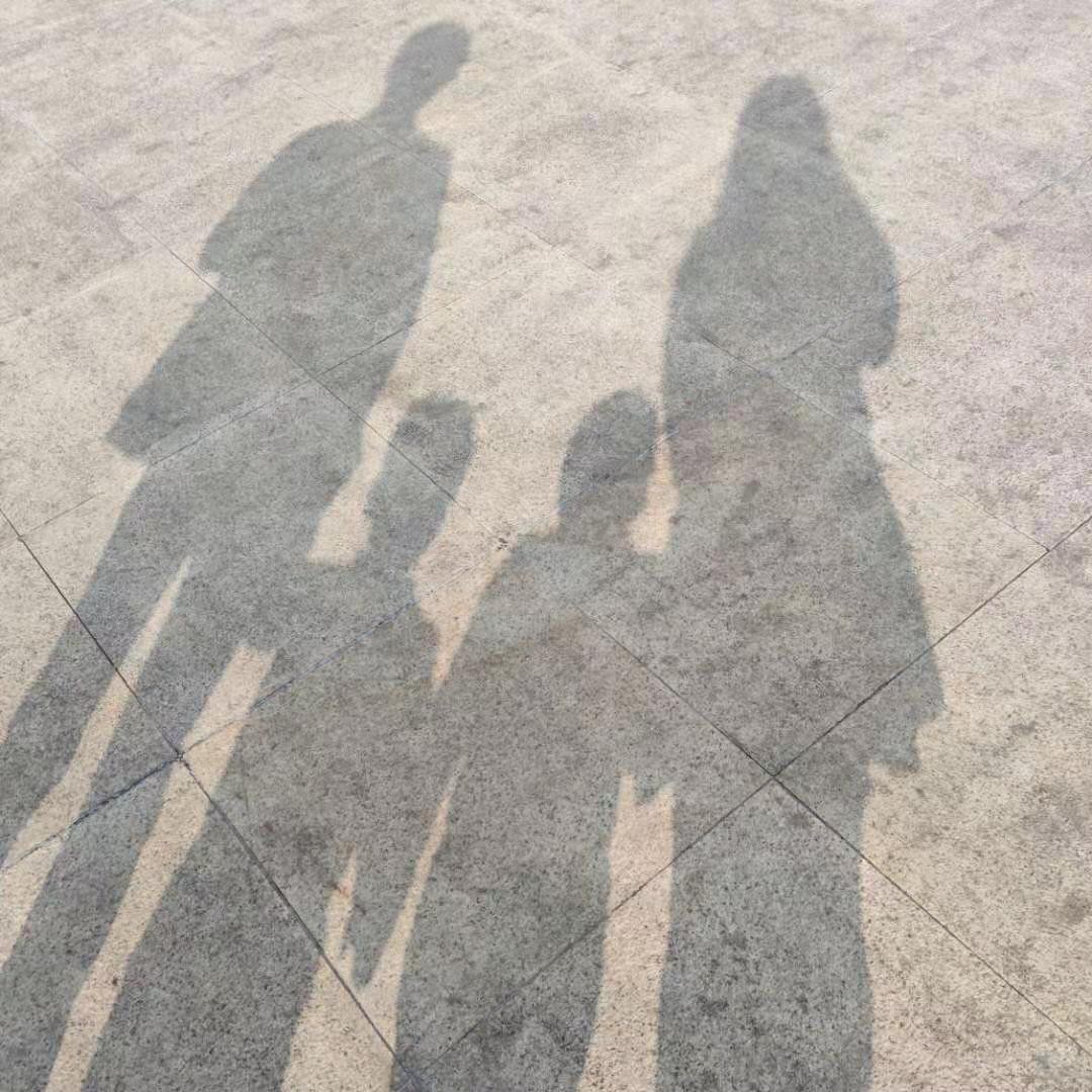 右右细毛和爸妈 