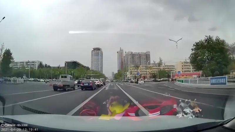 差点撞上 交通安全 剧终 行车记录仪