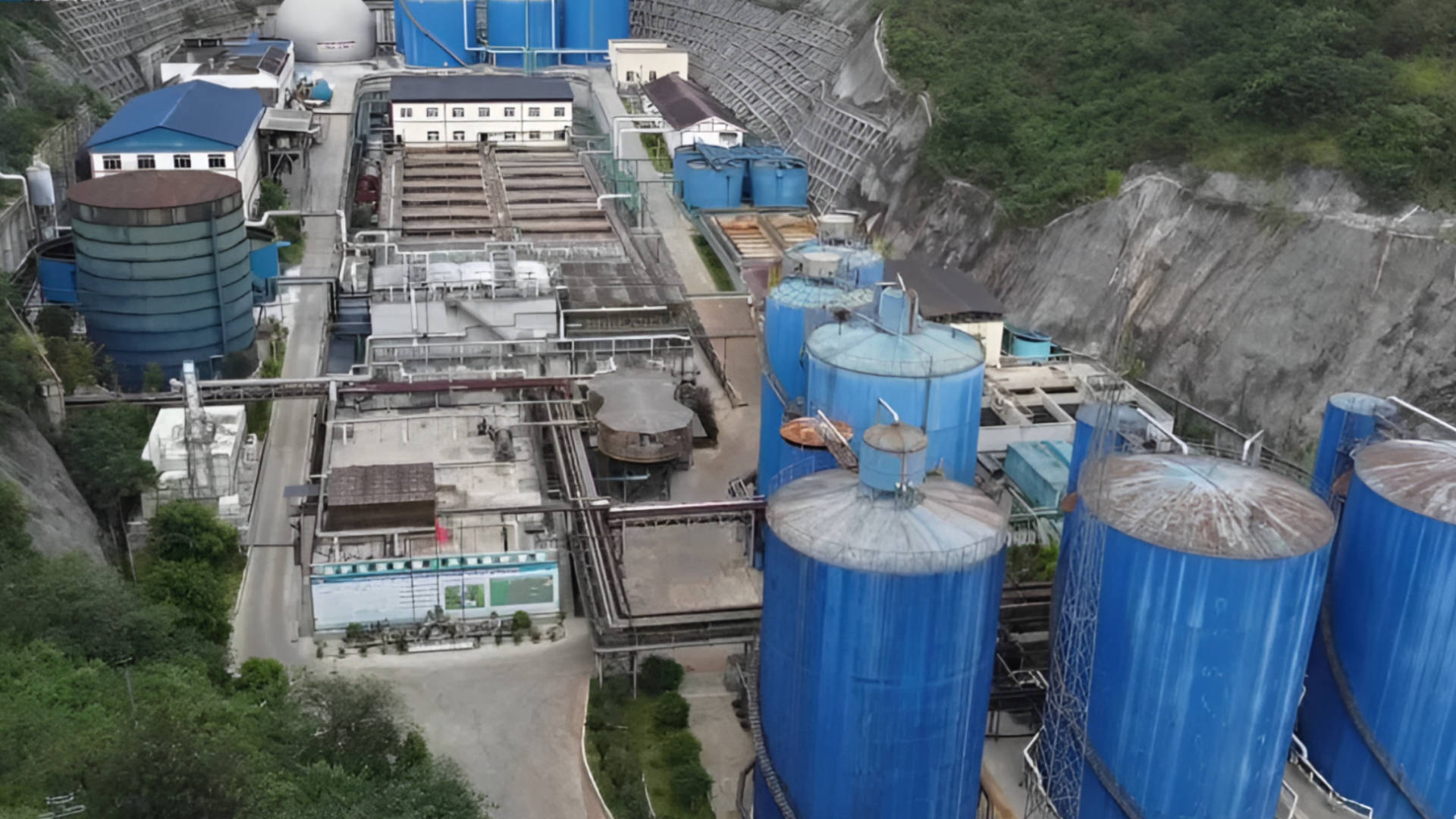 男子投资8亿在茅台镇建厂,遭强行接管?当地最新通报:市委政法委牵头,...