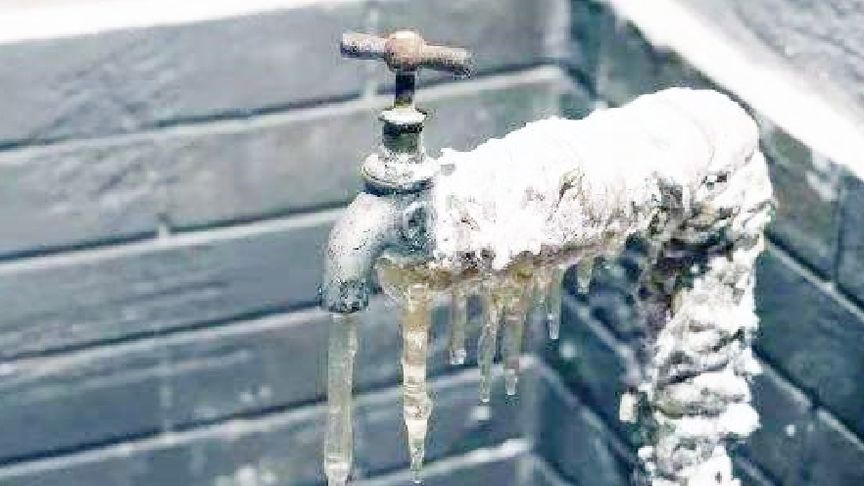 冬季水管容易被冻住,教你个简单的方法,天气再冷水管都不会结冰