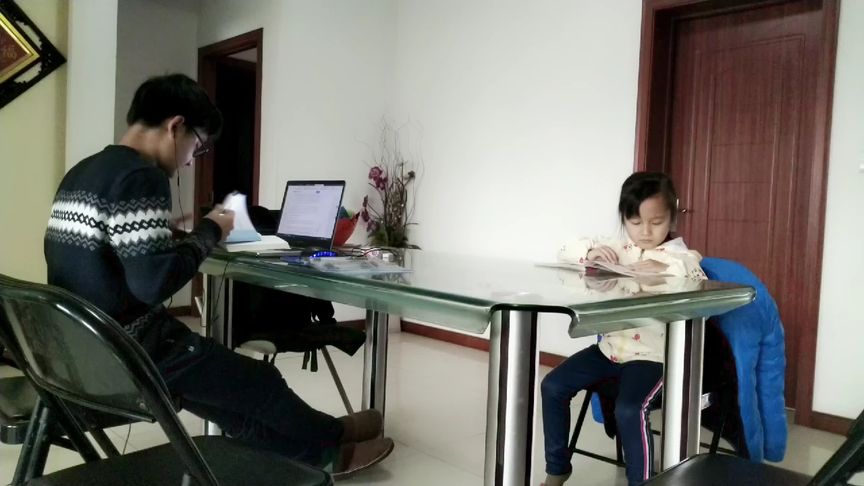 女儿好自觉,每天按时完成任务