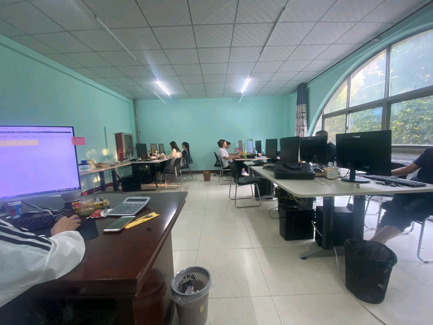 招聘: 淘宝客服 年龄30岁以上,要求懂得电脑,打字速度快 两天公休!