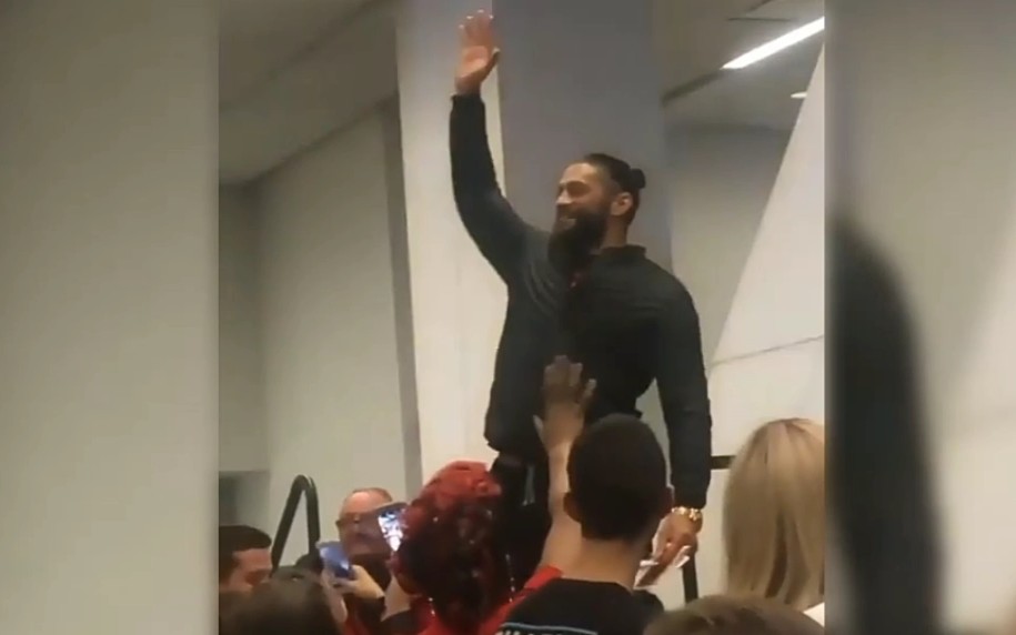 WWE:罗门伦斯近期视频