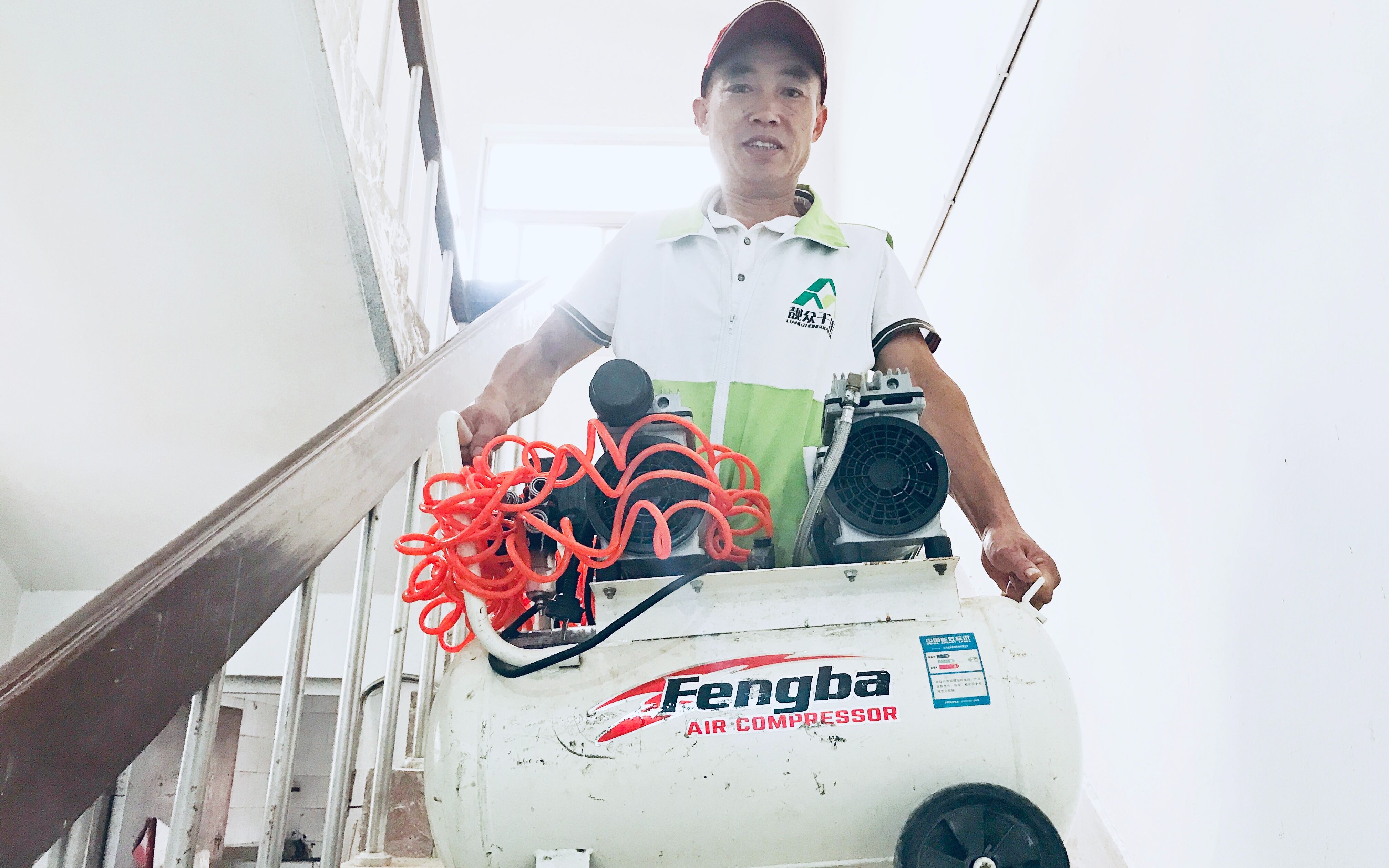 大叔教你清洗暖气管道,清洗旺季即将来临。