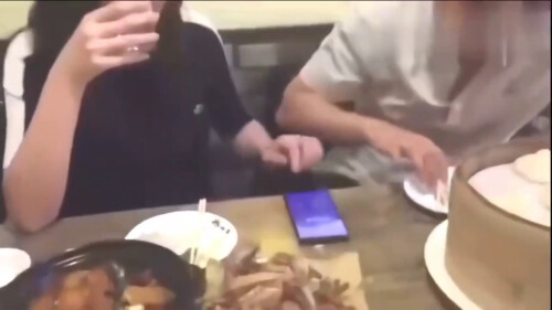 湖南张家界:两个男人的默契,只要一声简单的咳嗽,秒懂!