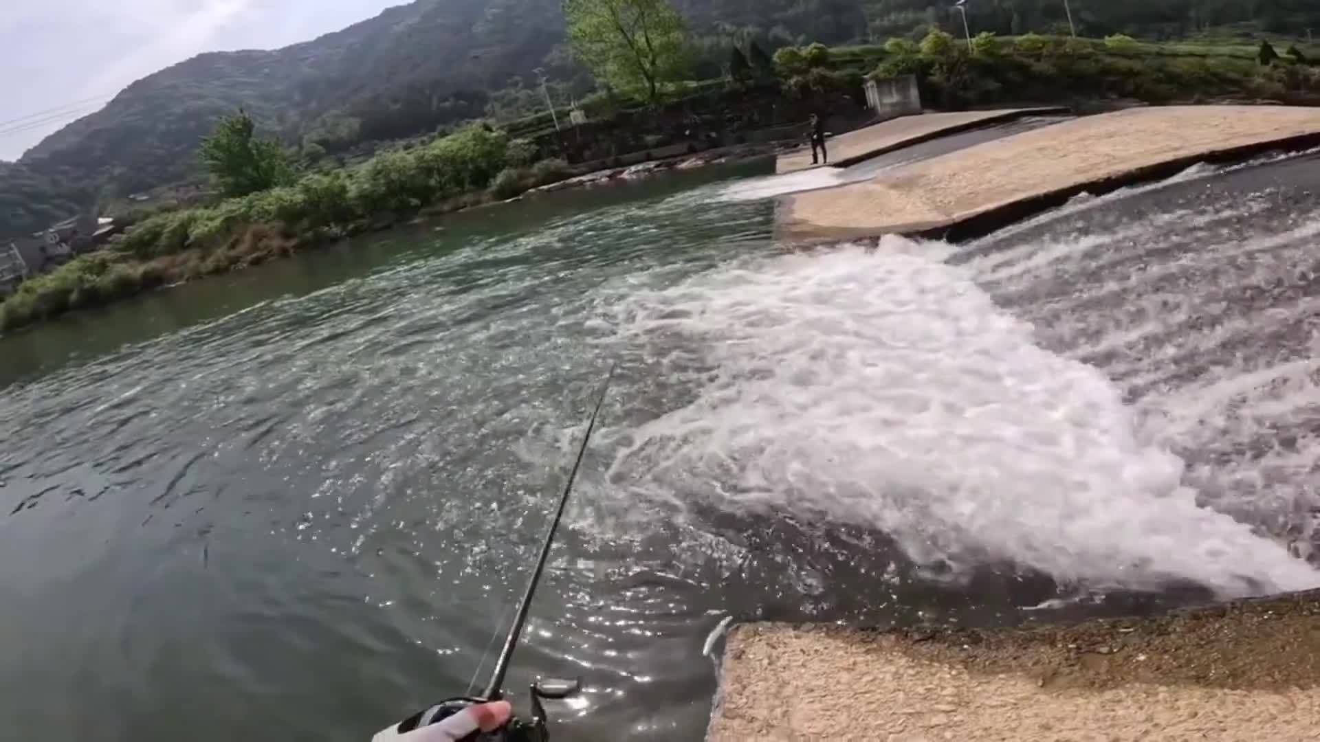 斑鳜真的这么好钓?位置的选择很重要!