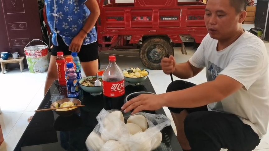 为了更好的拍视频做直播,8哥斥资近2700元,买了一台新华为手机