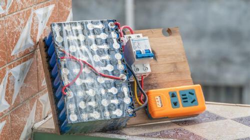 用54个锂电池串联成220V电源,能带动大功率电器吗?