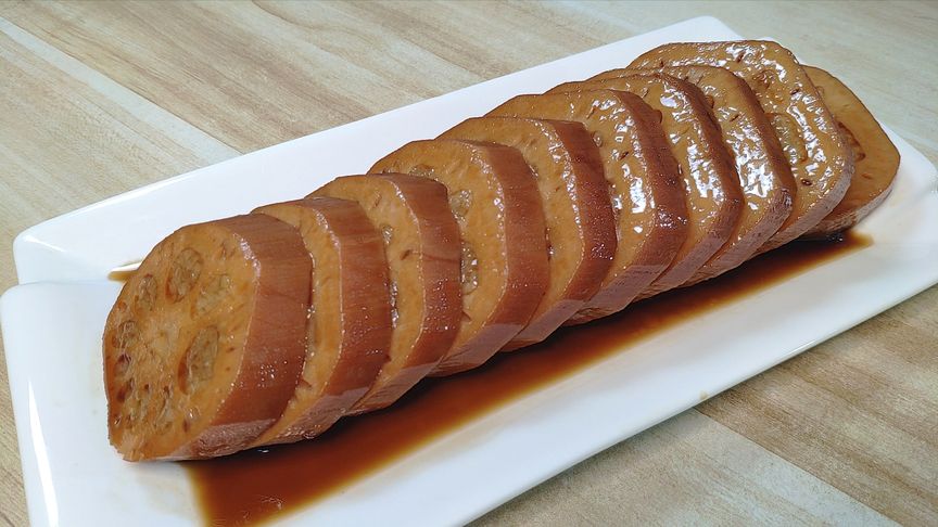 在家自制红糖糯米藕,满屋都飘着香味,软糯香甜,大人小孩都爱吃