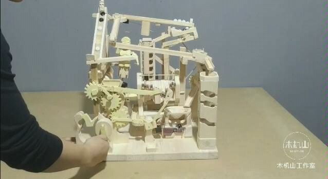 木质机械结构弹珠轨道玩具 木机山工作室制作