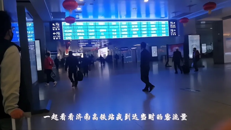 七天后的火车站升温不少,客流量在增加,我们都在慢慢恢复的路上