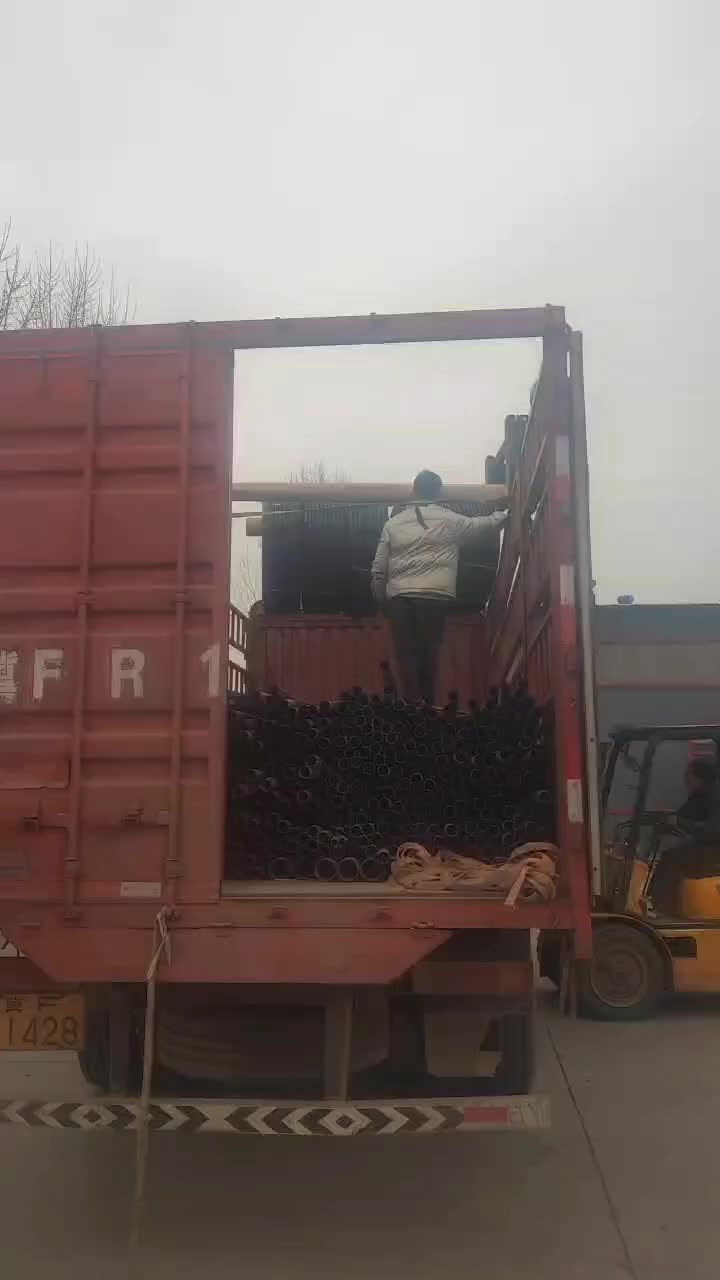 PE给水管又拼了一车