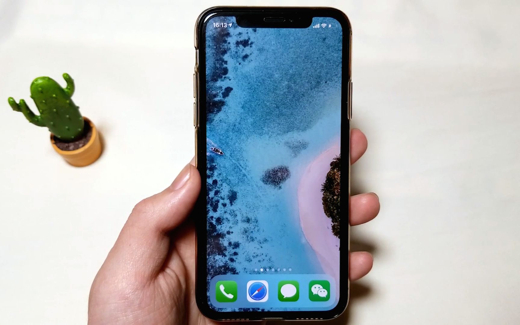 利用iOS12的Bug隐藏应用图标,禁止桌面滑动!