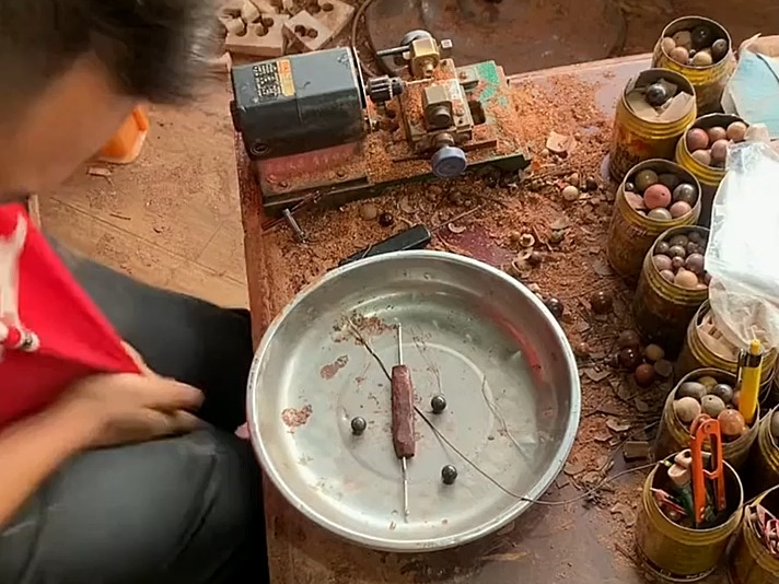 手艺人自己做的印度小叶紫檀金丝楠海南黄花梨采用天然牛角经过黄...