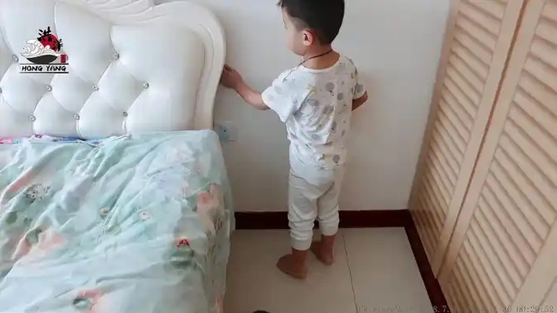皮冻最简单的做法,1碗肉皮2碗水,上锅一蒸,冰冰凉凉真好吃