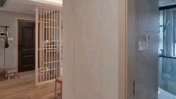 东莞装修:极简风一门到顶,也喜欢柜门免拉手的设计安装反弹器,铰链用...