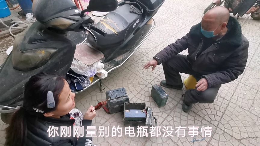 电动车跑的里程少,电瓶不一定全部坏,自己可以轻松检测出那块坏