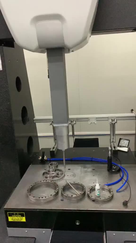 很多人想看0.0001精度的零件是怎么测量的,今天他来了,可以让喷子...