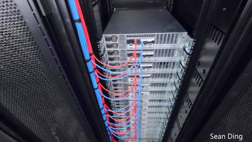 看外国小哥如何建设机房数据中心