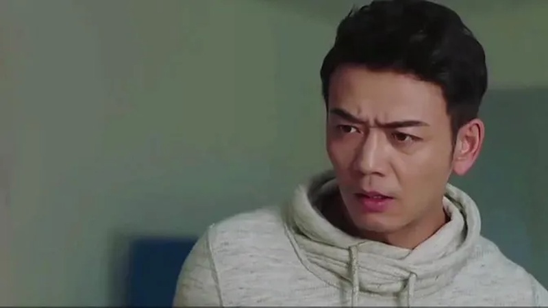 美女半夜丢姨妈巾忘带钥匙,老王好心邀请美女去家里过夜
