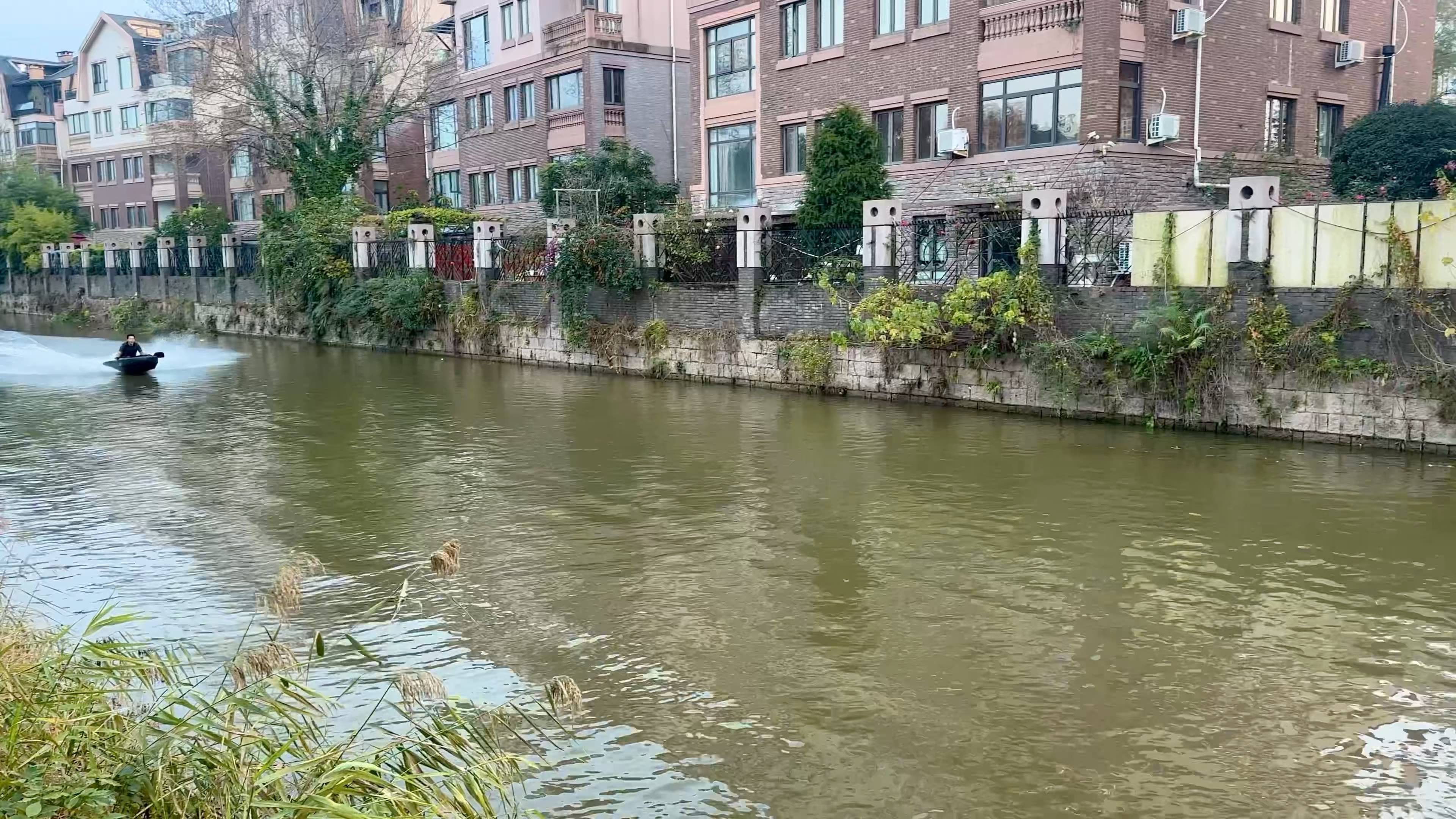 自制钓鱼船,稳的一批,针对大水面,长距离,快速到达标点,活鱼仓,自排水!