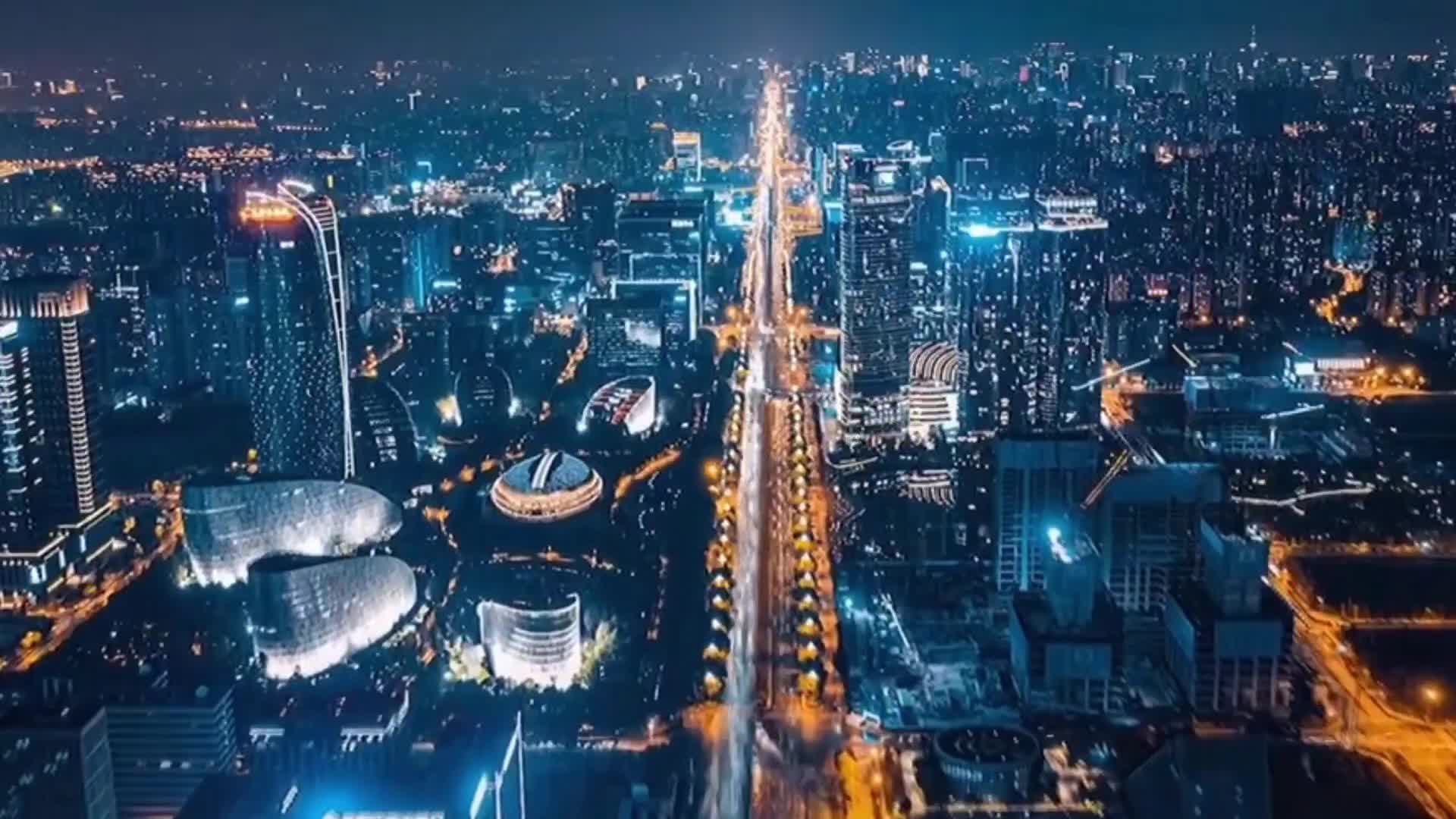 ...从多个维度来审视这座城市的实力。交通上,成都地铁网络发达,双机场...