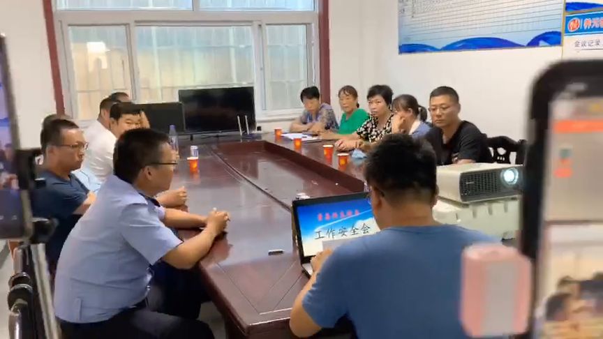 开学季,交警走进校车公司开展安全会议!