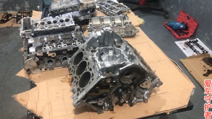 奥迪A6L2.4发动机大修之清洗检查篇,缸体平面度检查