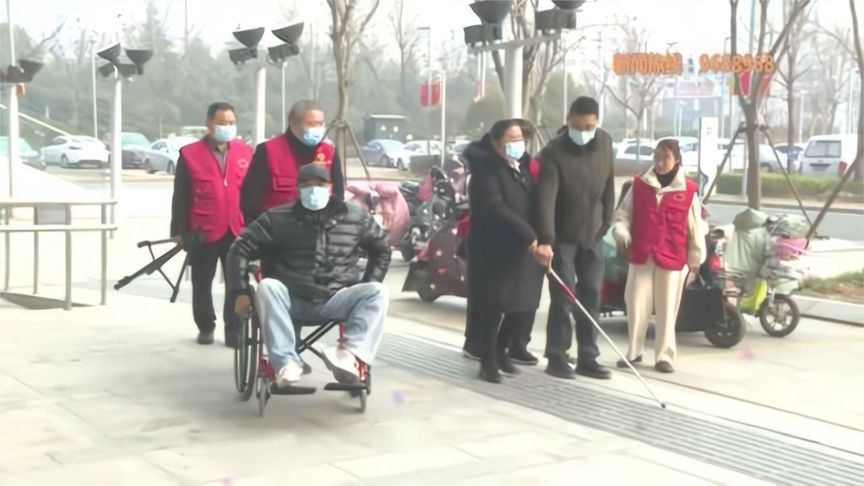 体验残疾人无障碍设施 共享文明城市建设的福利