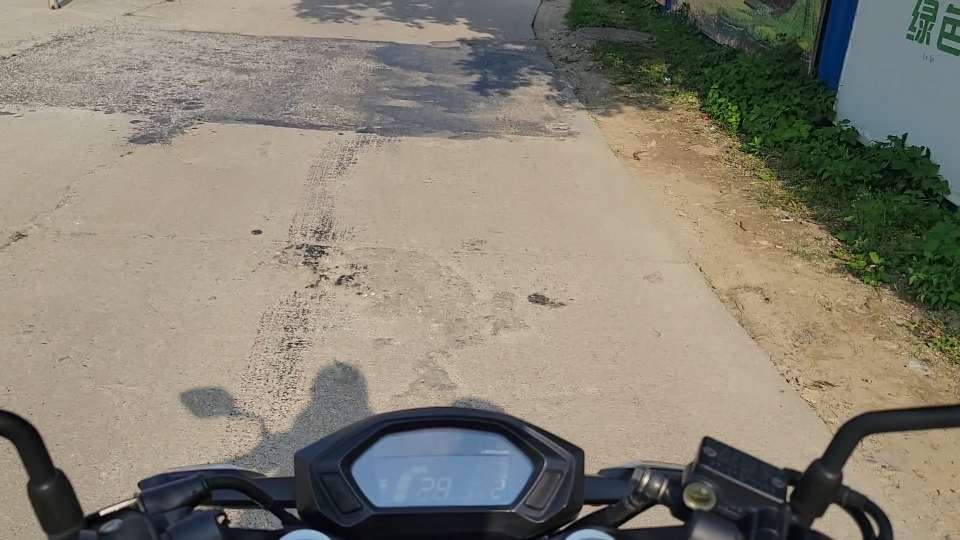 抖油升降档位,油门滑动离合