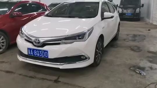 17年丰田卡罗拉自动1.8油电混动