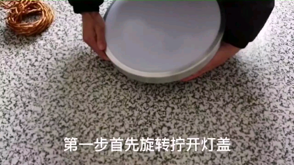 家里卧室吸顶灯坏了,不用直接买新的,直接买个LED灯元件换了就行,...