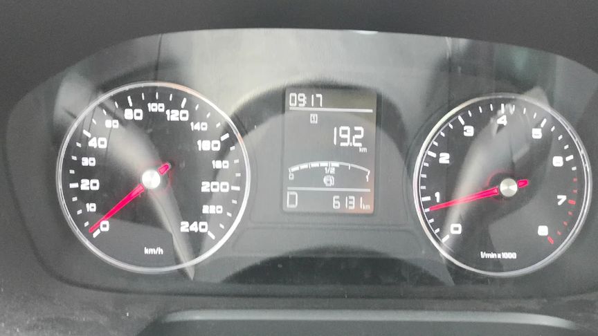 汽车升档过程中车速表和转速表的变化关系