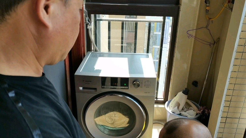 老张的徒弟第一次实操松下滚筒洗衣机全拆清洗,能否顺利完成?